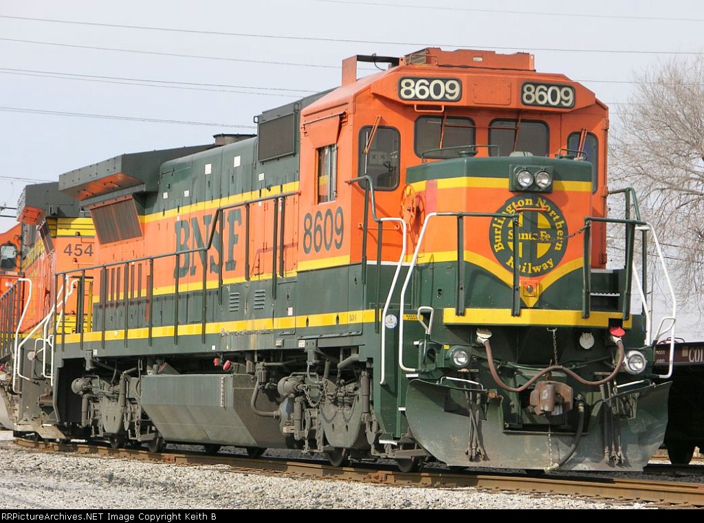 BNSF 8609